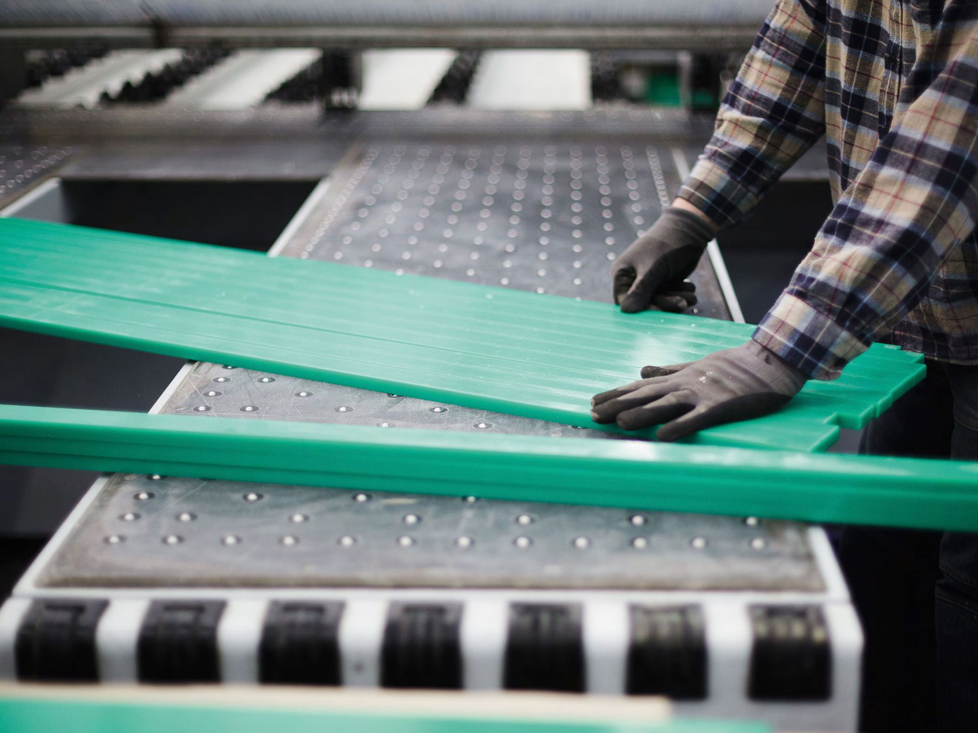 Gleit- und Förderelemente – Comco EPP – Kettenführungen uvm.